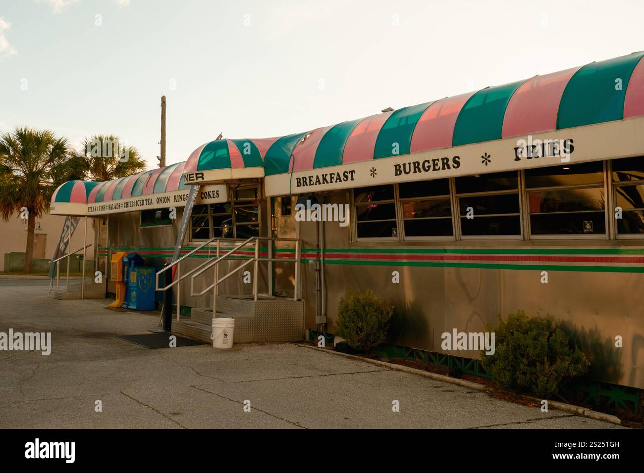 Angels Dining Car retro diner in Palatka, Florida Stock Photo - Alamy