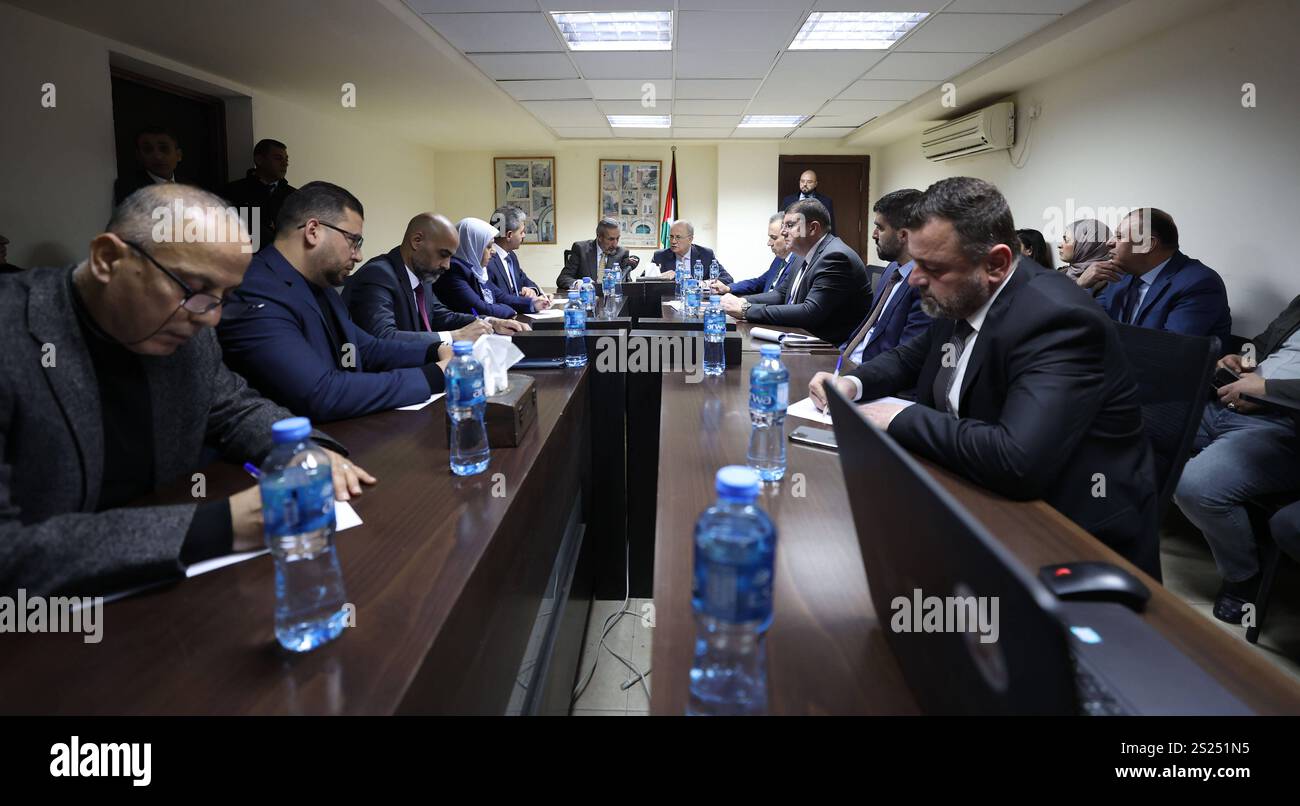 Palestinian Prime Minister Mohammad Mustafa inspects the Ministry of ...