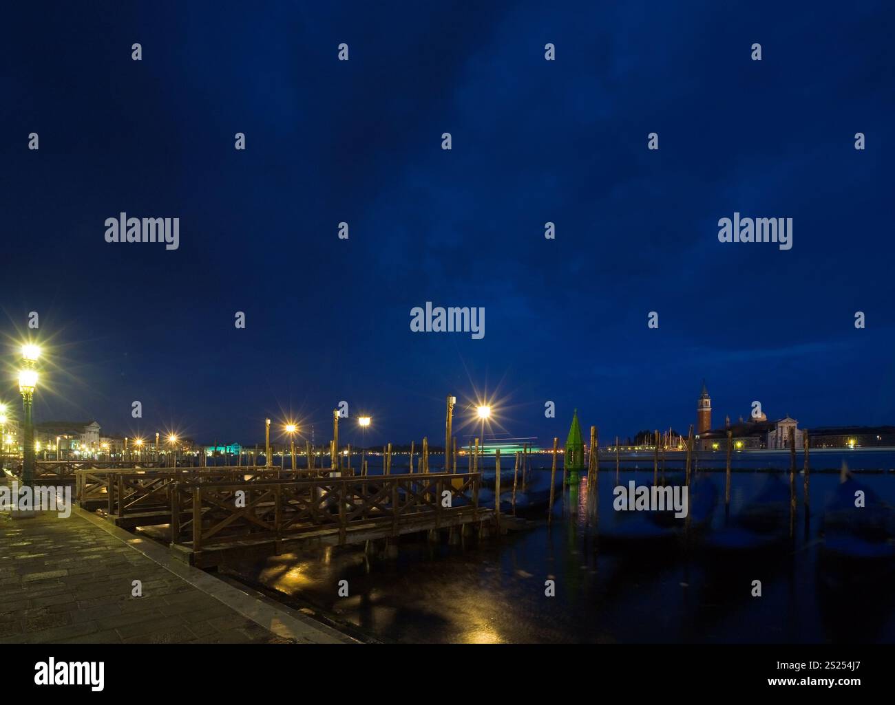 Nice evening Piazza San Marco embankment and Doge's Palace view ...