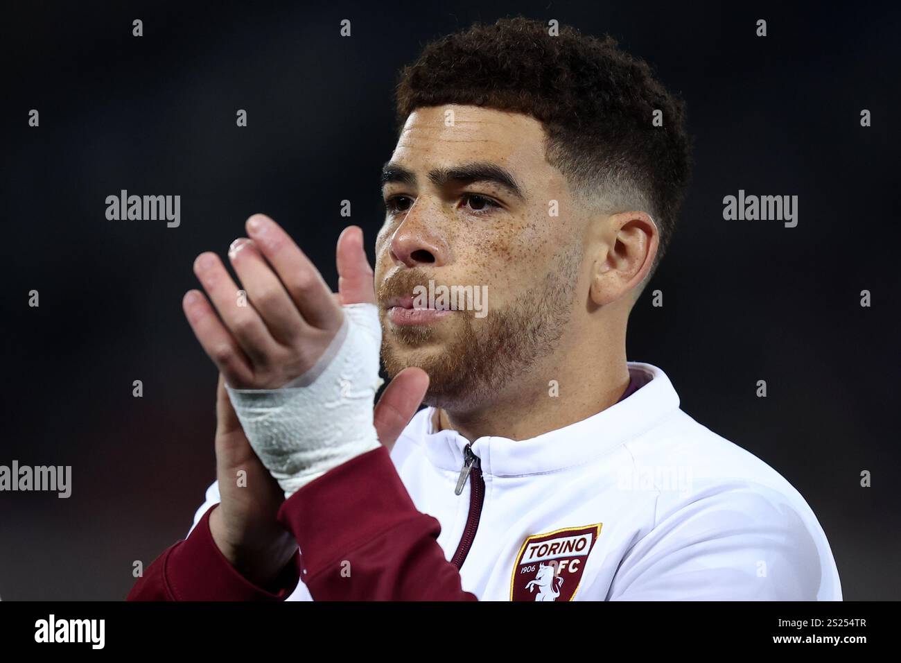 Torino, Italy. 05th Jan, 2025. Che Adams of Torino Fc looks on during ...