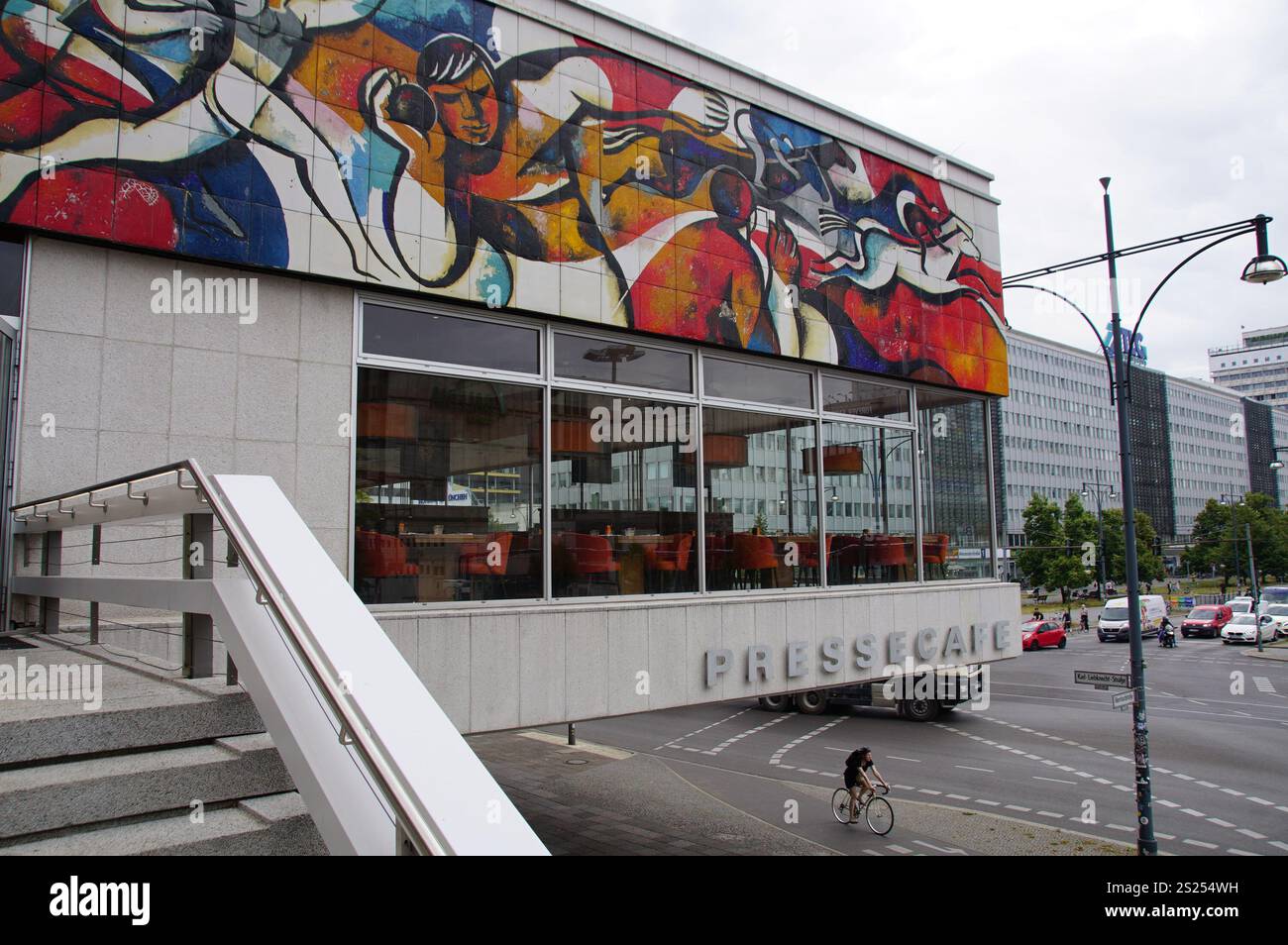 These images were captured by someone with a deep interest in ...