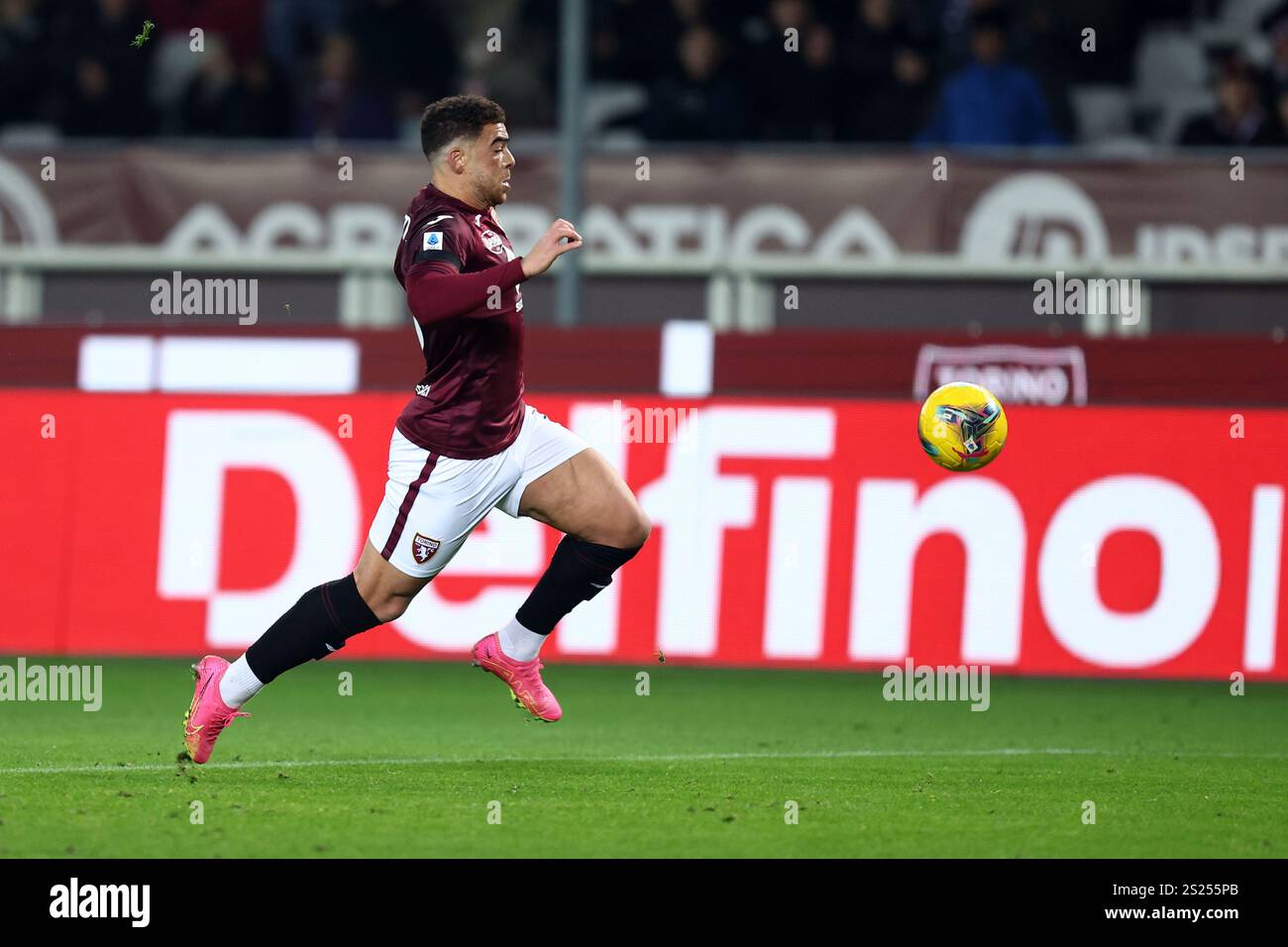 Torino, Italy. 05th Jan, 2025. Che Adams of Torino Fc in action during ...
