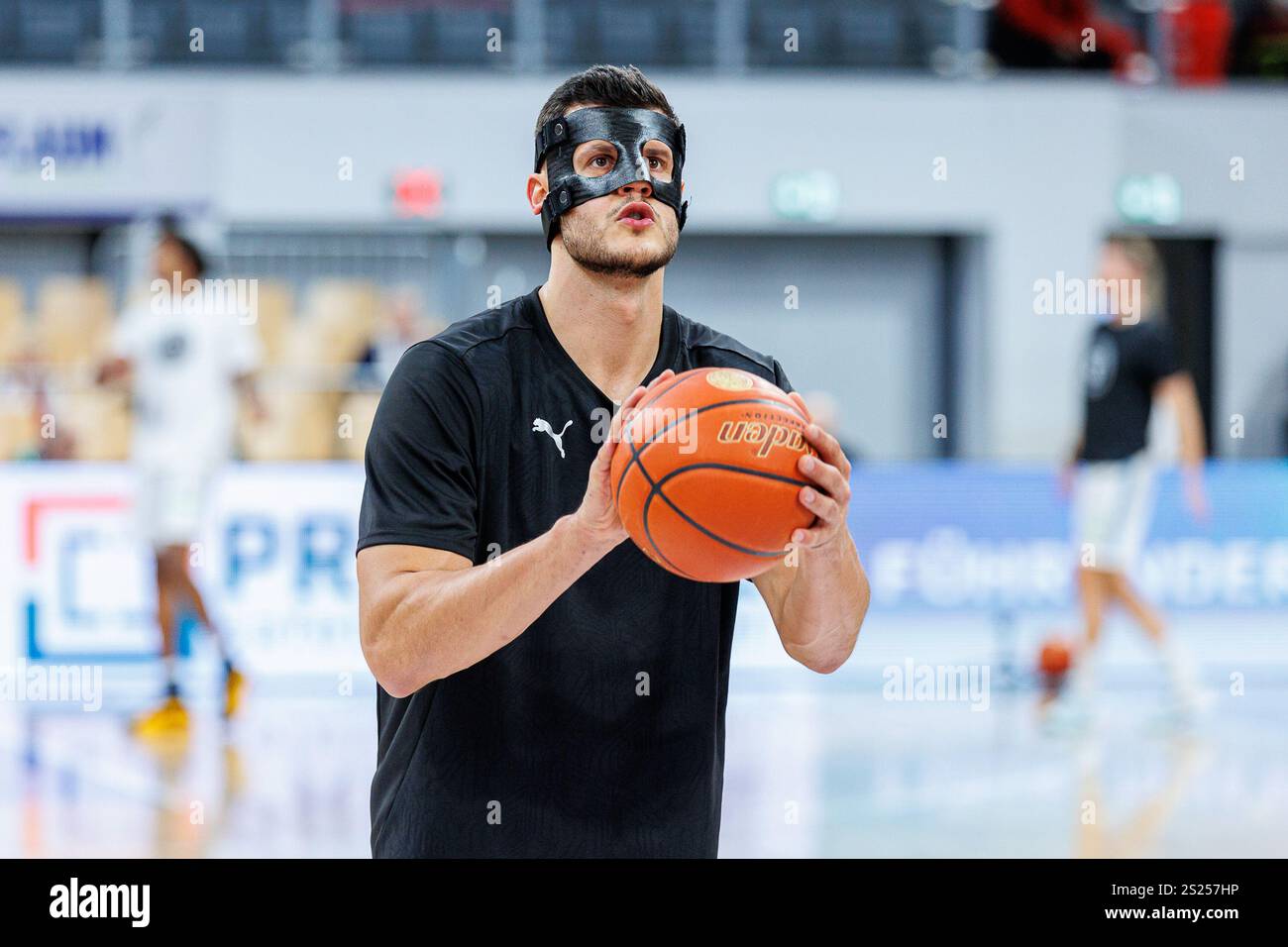 Filip Stanic (Bamberg Baskets, #65), Einzelbild, Einzelfoto, Portrait ...