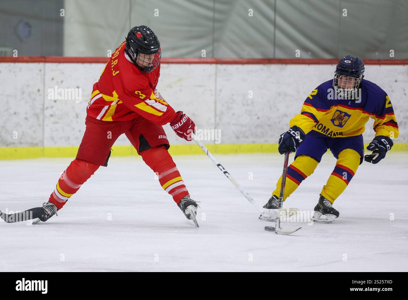 Zagreb, Croatia. 06th Jan, 2025. Rongji Zhao of China and Robert ...