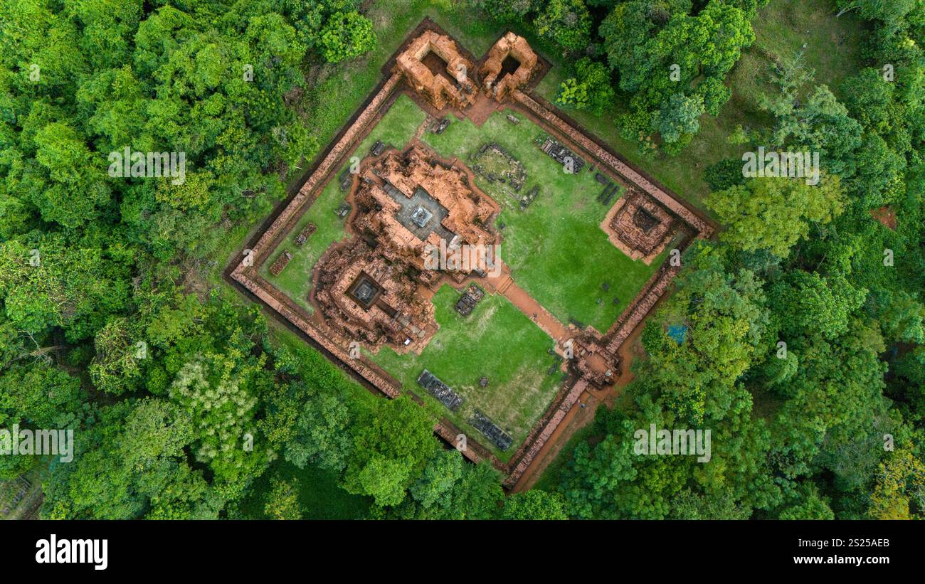 Aerial view ancient hindu temple hi-res stock photography and images ...