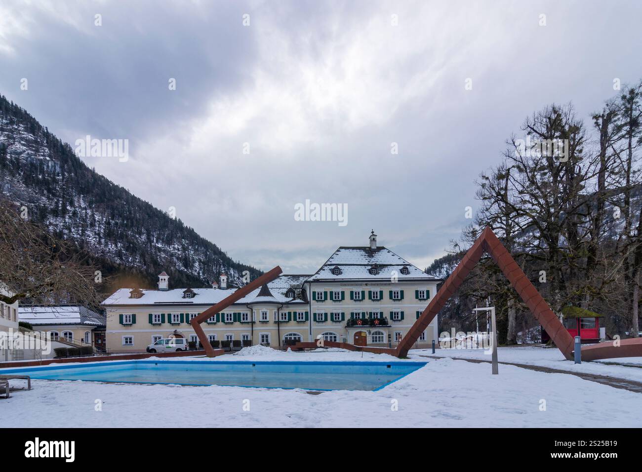 Unken: Schloss Oberrain Castle in Pinzgau, Salzburg, Austria Stock ...