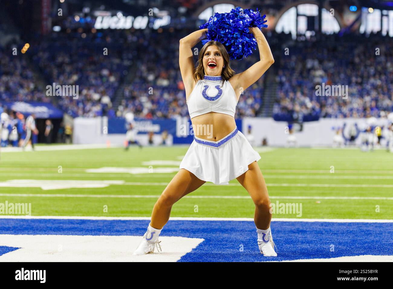 January 05, 2025: Indianapolis Colts cheerleader performs during NFL ...