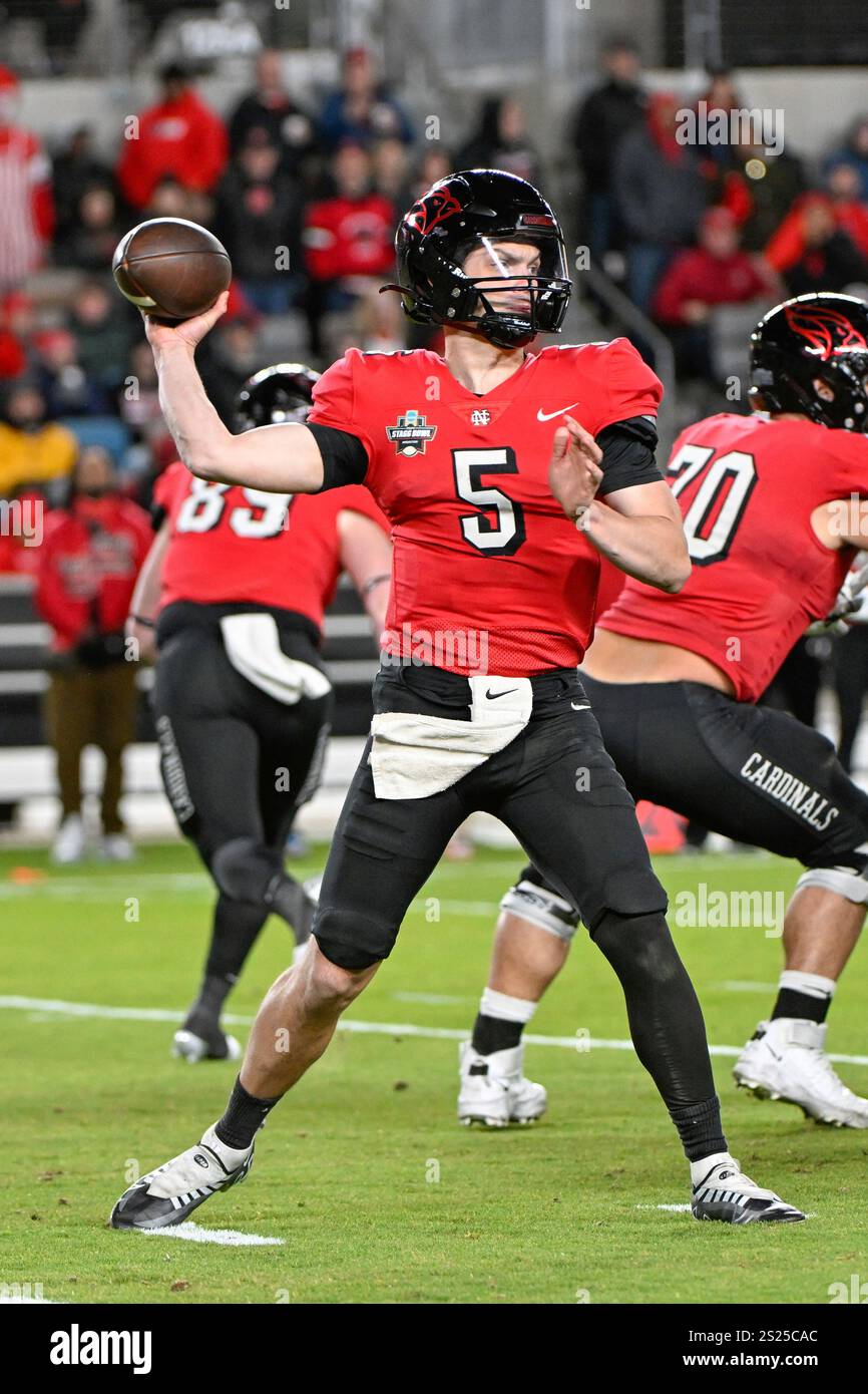 HOUSTON, TX - JANUARY 05: North Central (IL) quarterback Luke Lehnen (5 ...