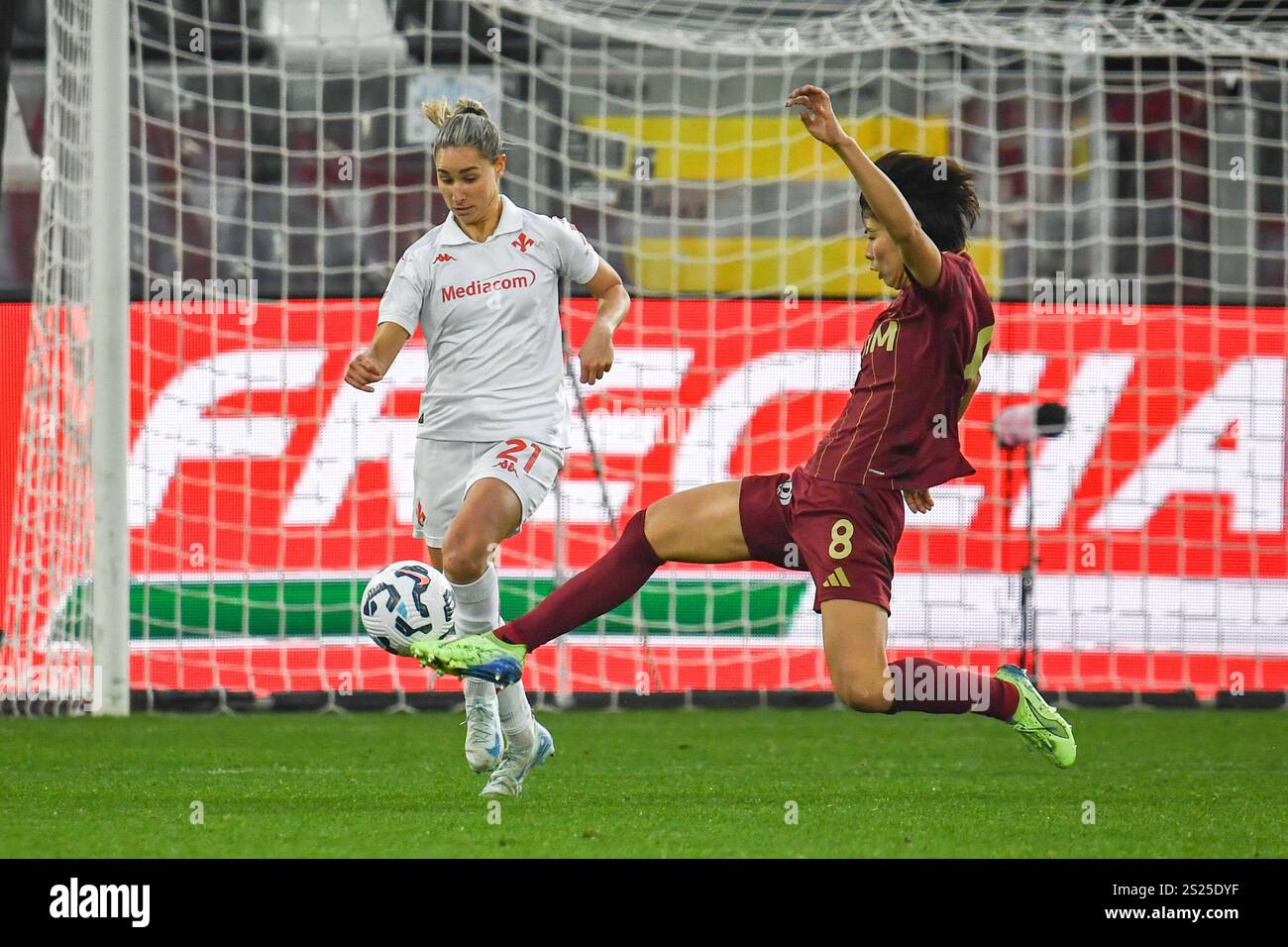 La Spezia, Italy. 06th Jan, 2025. Emma Severini (Fiorentina) fights for ...