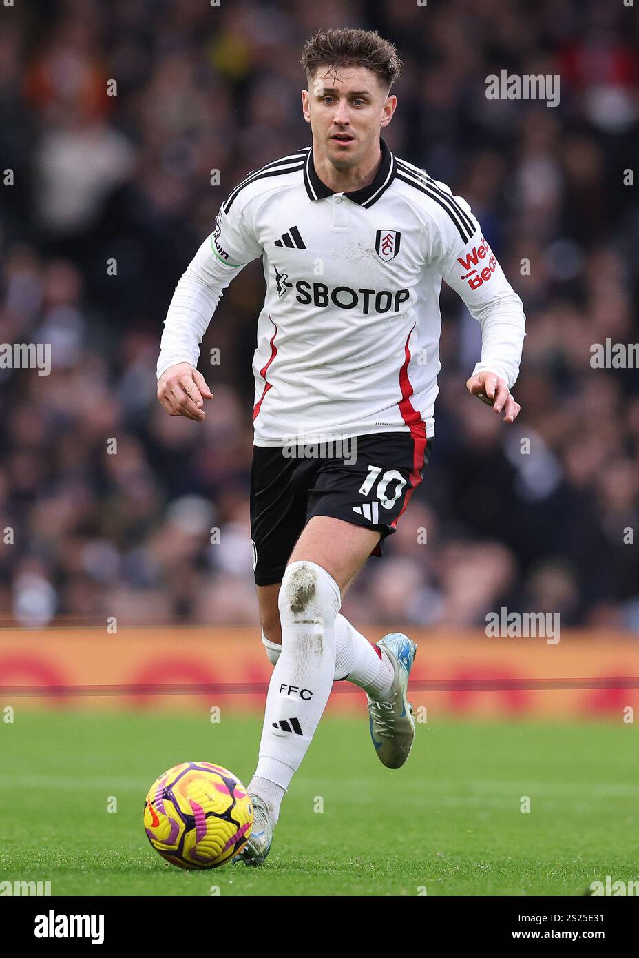 Tom cairney fulham 2025 hi-res stock photography and images - Alamy