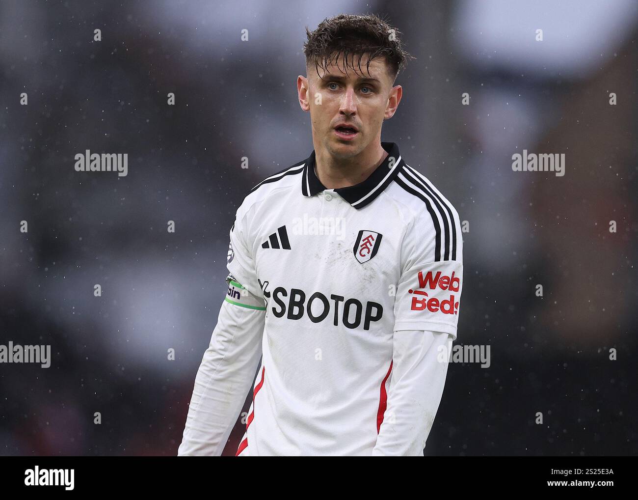 London, England, 5th January 2025. Tom Cairney of Fulham during the ...