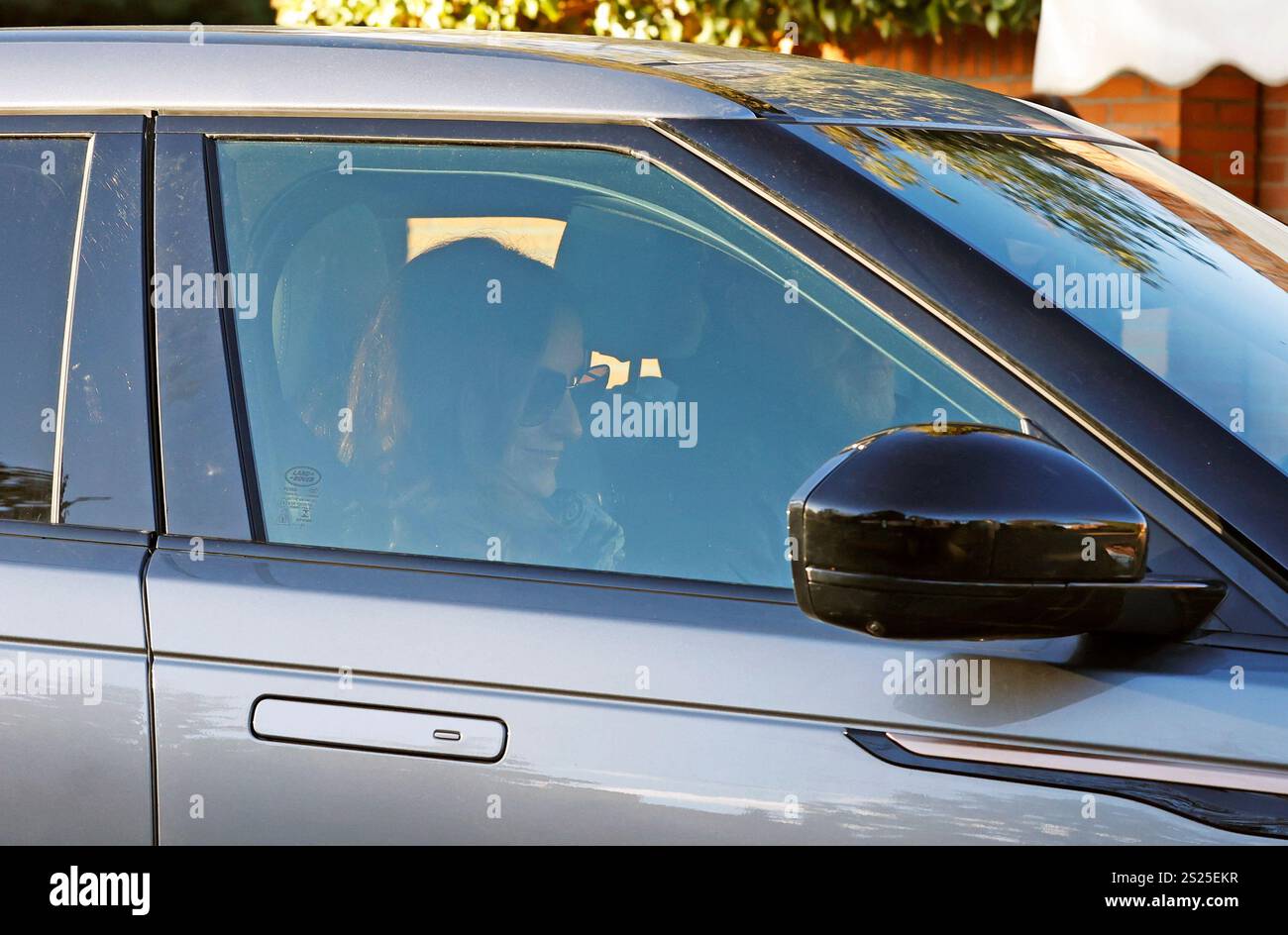 Telma Ortiz and Robert Gavin Bonnar arrive at the home of Jesús Ortiz ...