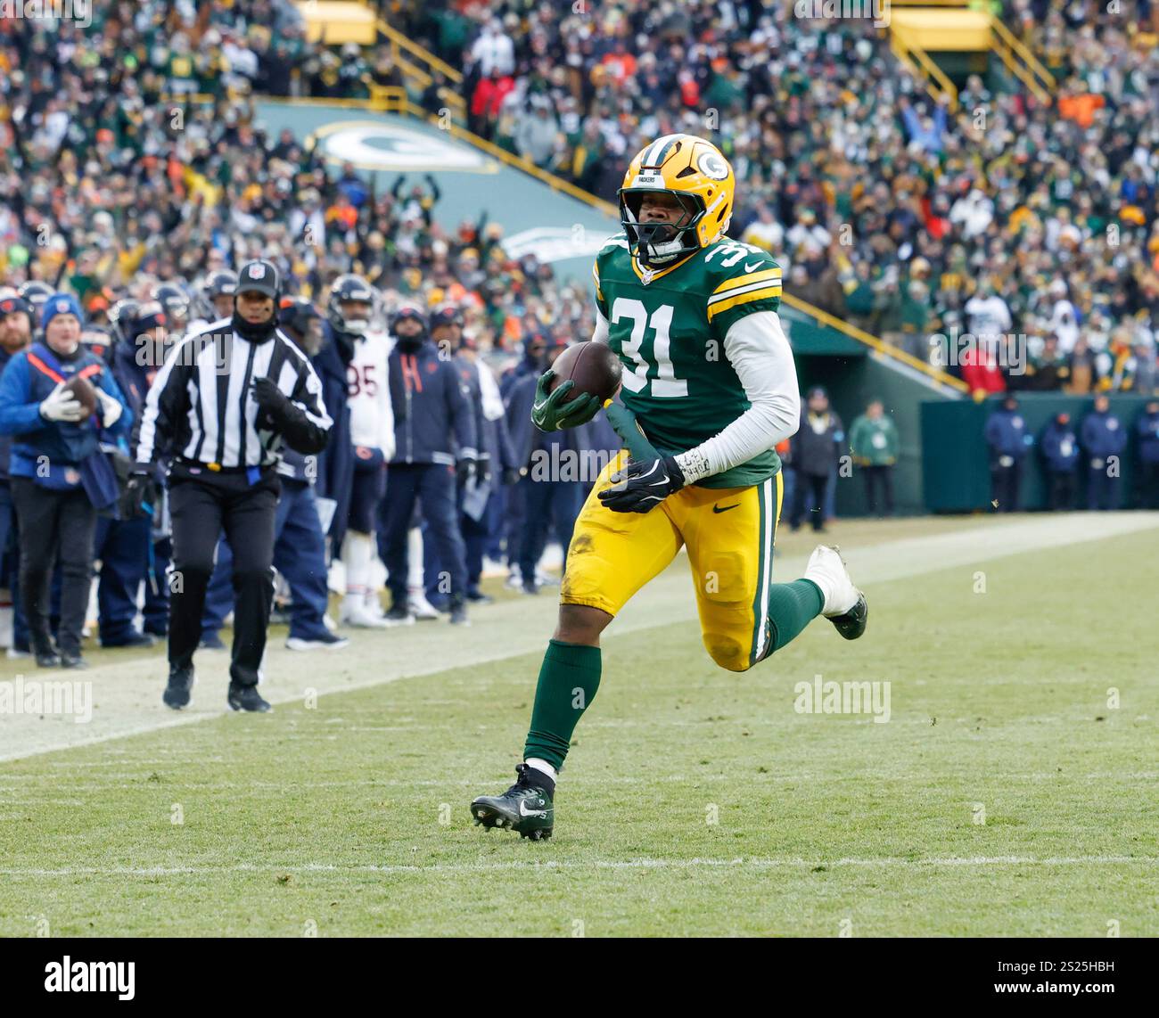 Green Bay Packers running back Emanuel Wilson (31) runs during an NFL ...