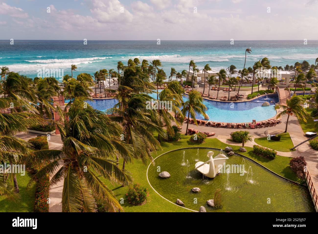 Enjoy a Tropical Resort with an exquisite Infinity Pool and stunning ...