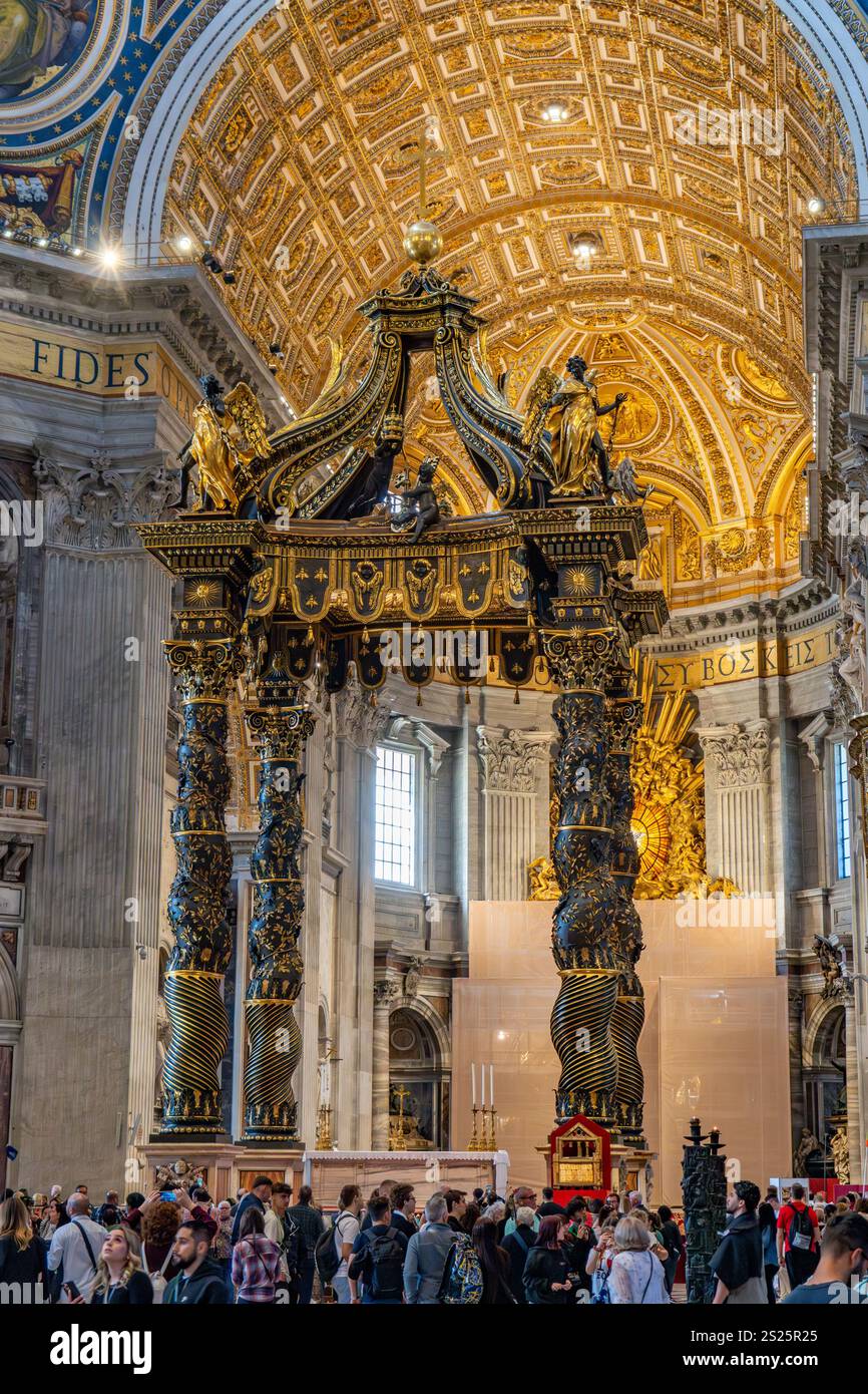 Bernini's Baldachin in St. Peter's Basilica, Vatican City, Rome, Italy Stock Photo - Alamy