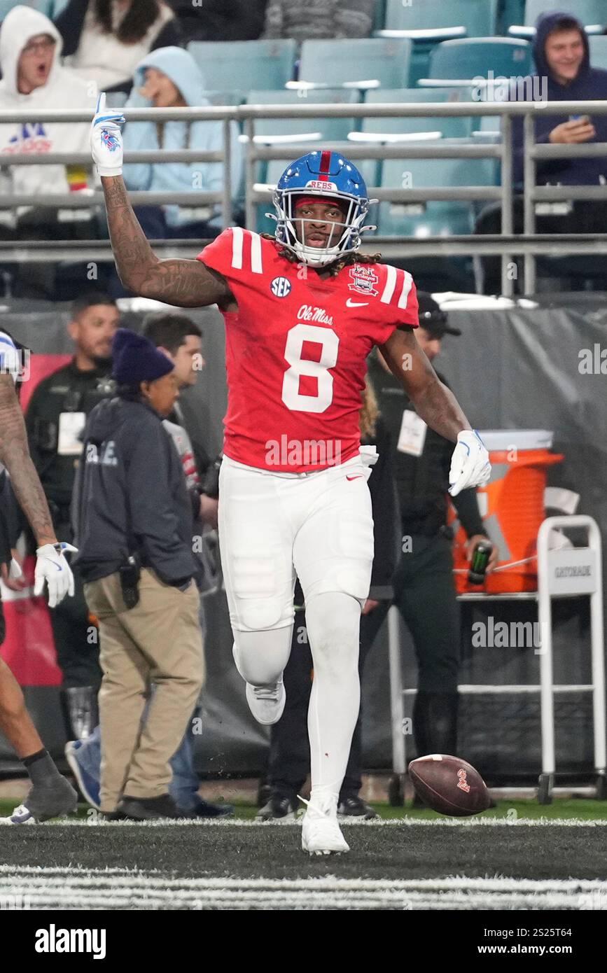 JACKSONVILLE, FL - JANUARY 02: Mississippi Rebels tight end Dae'Quan ...