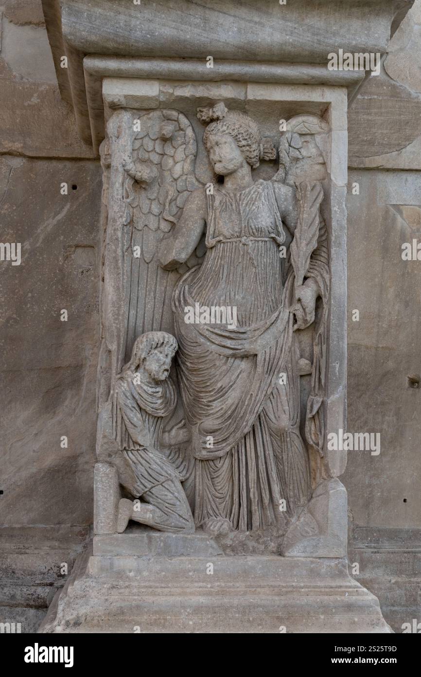Detail of the Arch of Constantine, a triumphal arch in the Colosseum ...