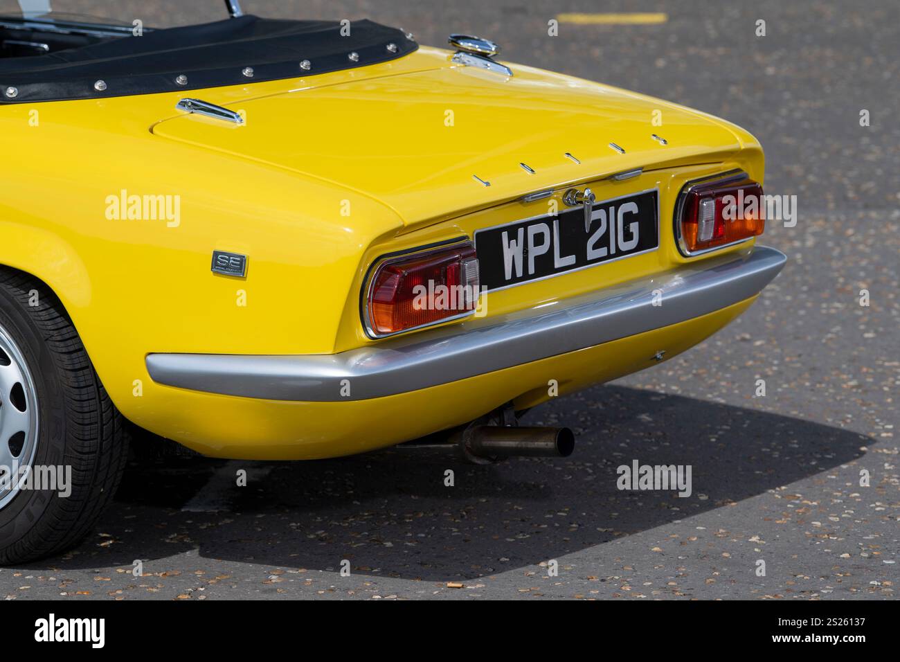 Pop up hedlights hi-res stock photography and images - Alamy