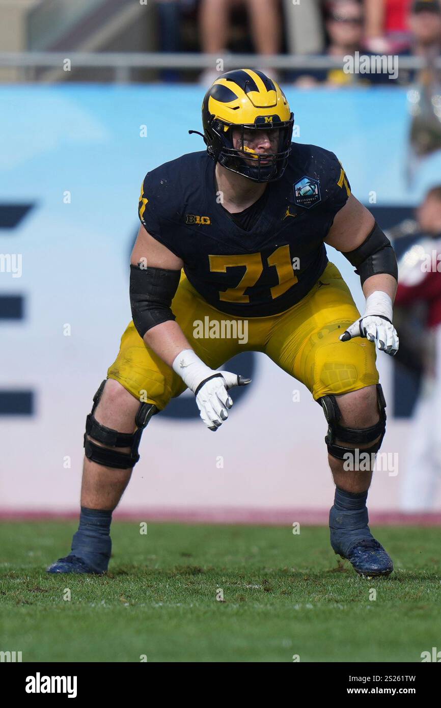TAMPA, FL - DECEMBER 31: Michigan Wolverines offensive lineman Evan Link (71) protects the ...