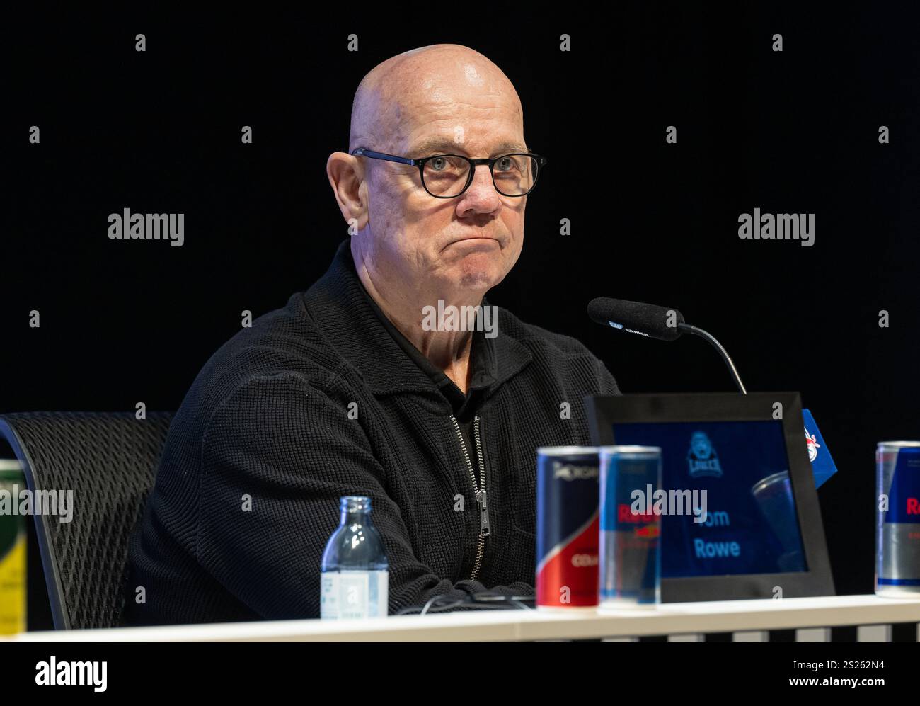 Tom Rowe (Chef-Trainer, Loewen Frankfurt) bei der Pressekonferenz nach ...