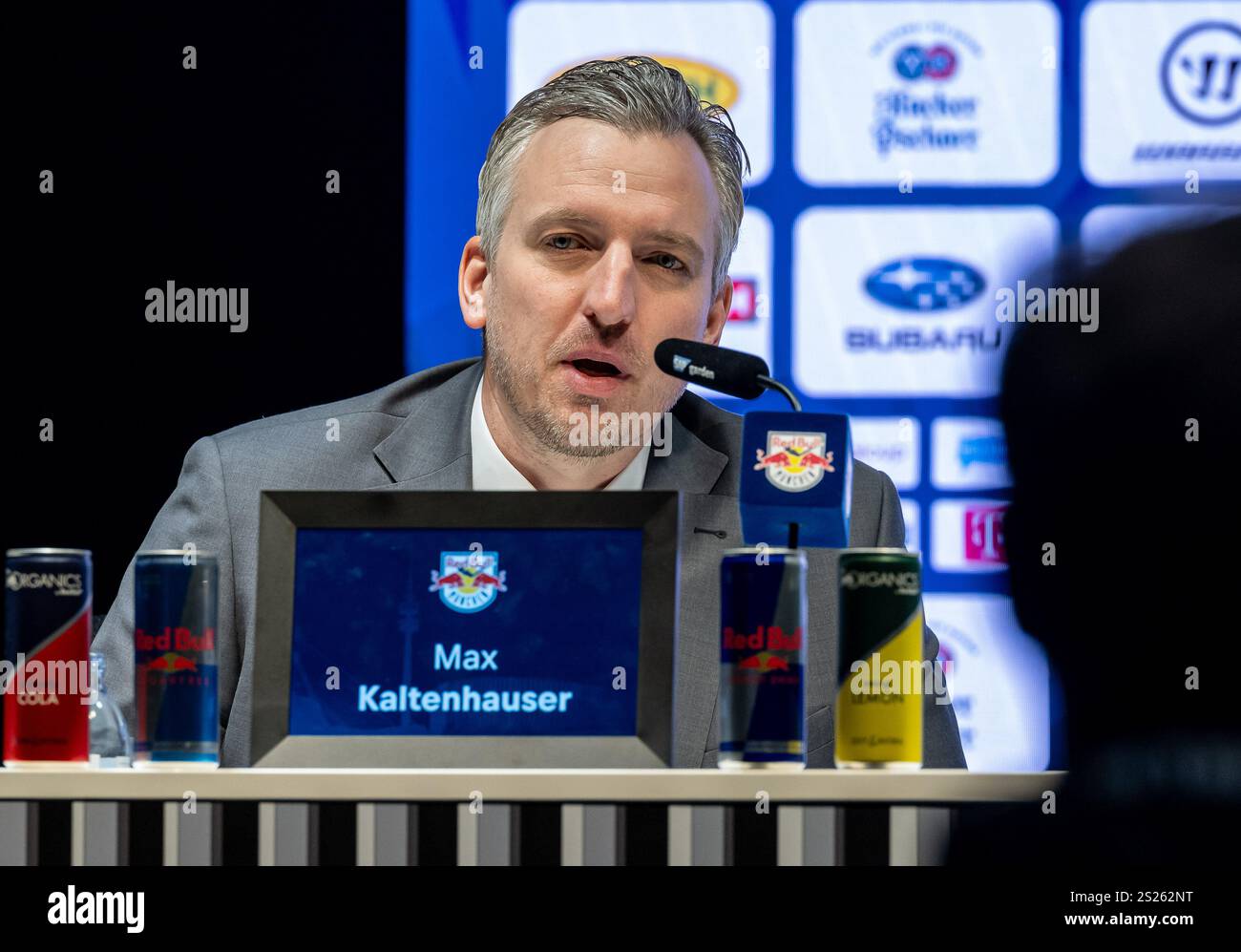 Max Kaltenhauser (Chef-Trainer, EHC Red Bull Muenchen) bei der ...