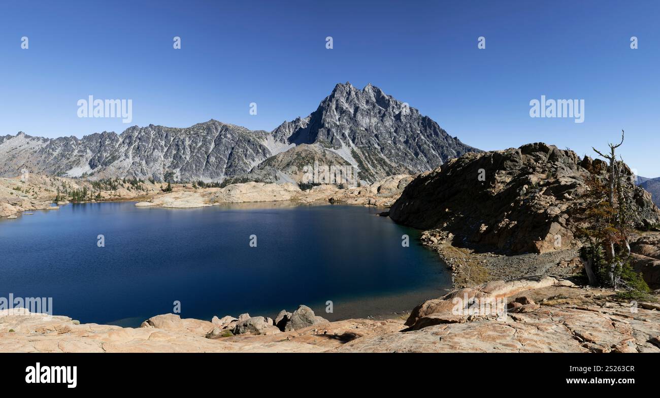 WA26171-00.....WASHINGTON - Lake Ingalls, Trail #1390 in Wenatchee ...