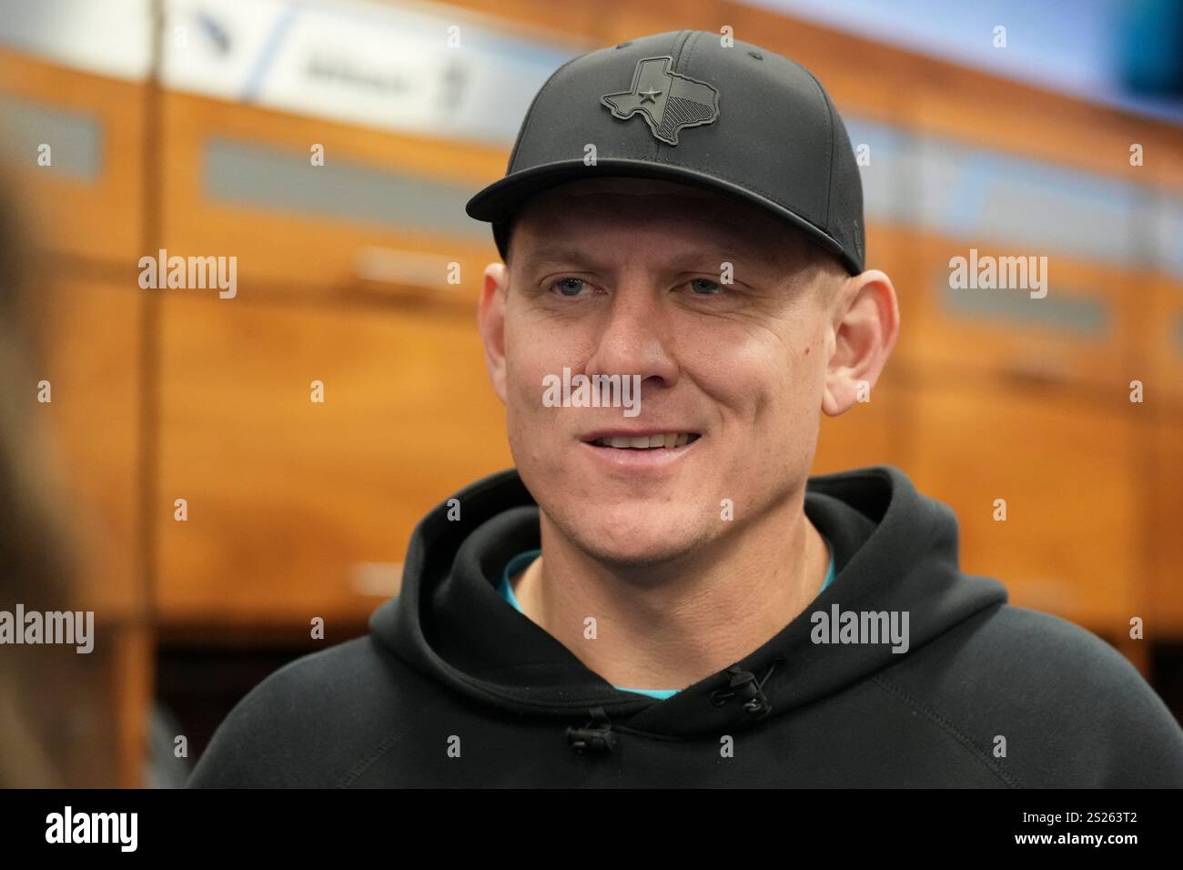 Tennessee Titans place-kicker Nick Folk responds to questions from ...