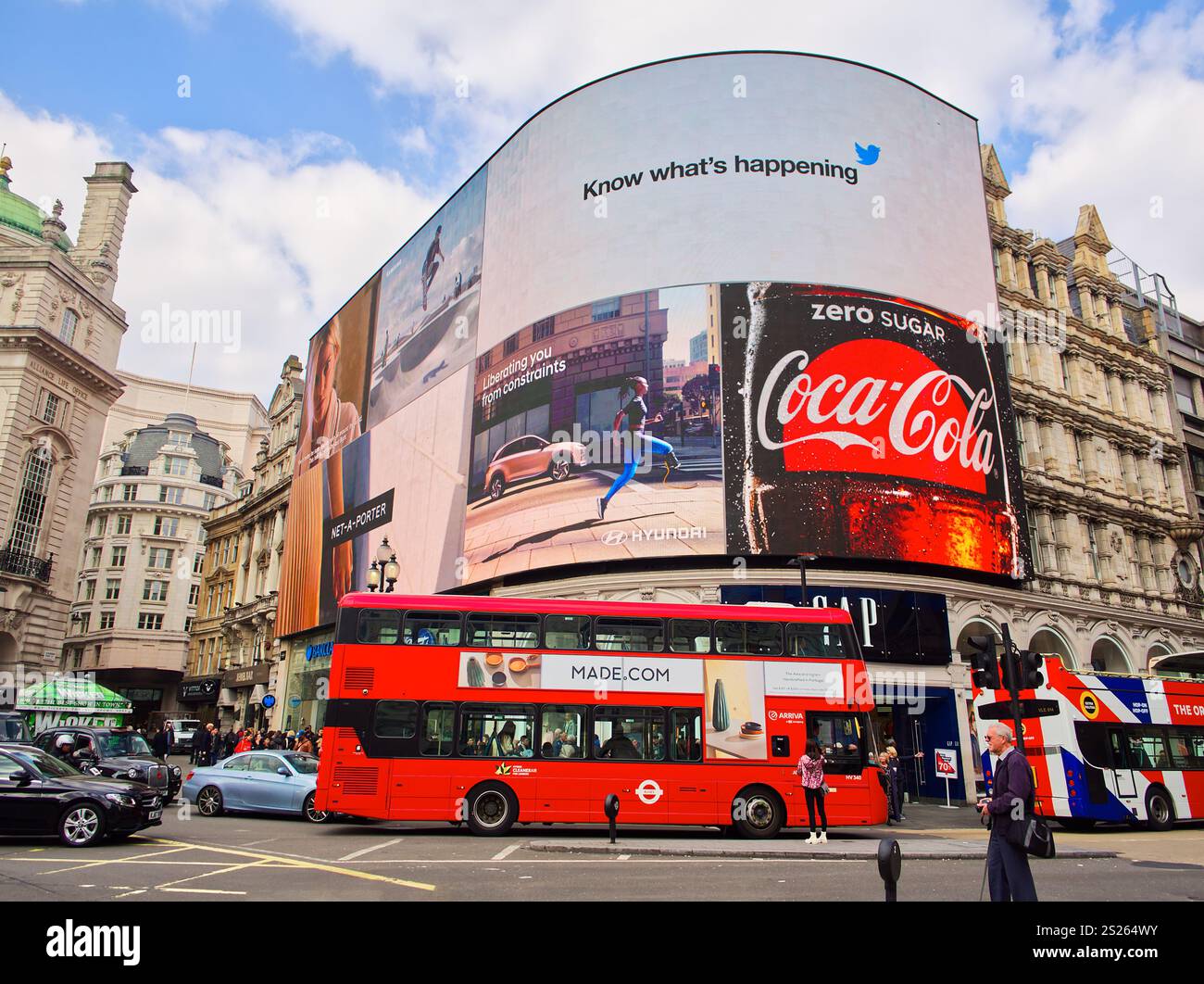 London, United Kingdom - March 28, 2019: Iconic Piccadilly Circus with ...