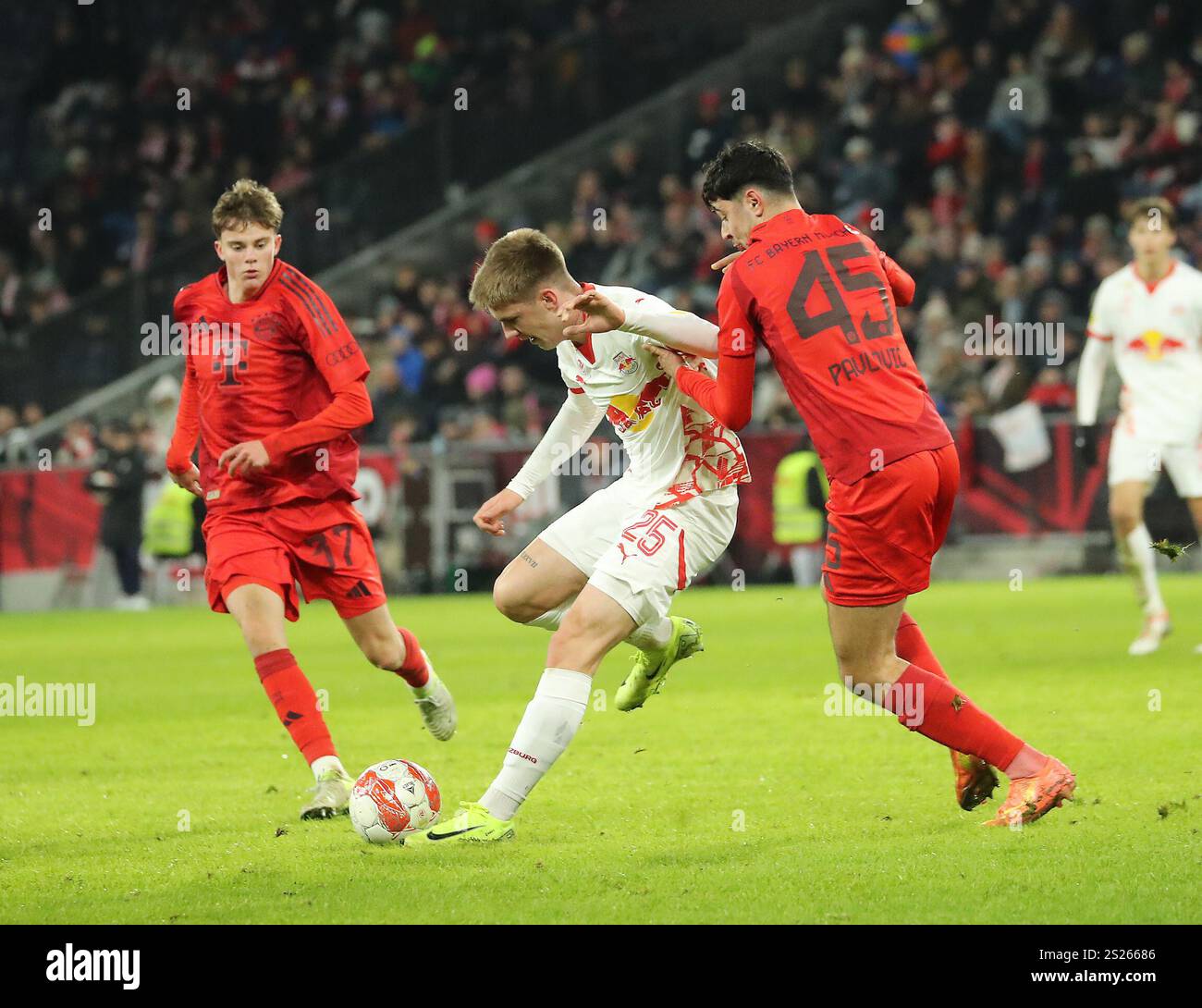 ABD0230 20250106 - SALZBURG - ÖSTERREICH: Oliver Lukic (FC Red Bull ...