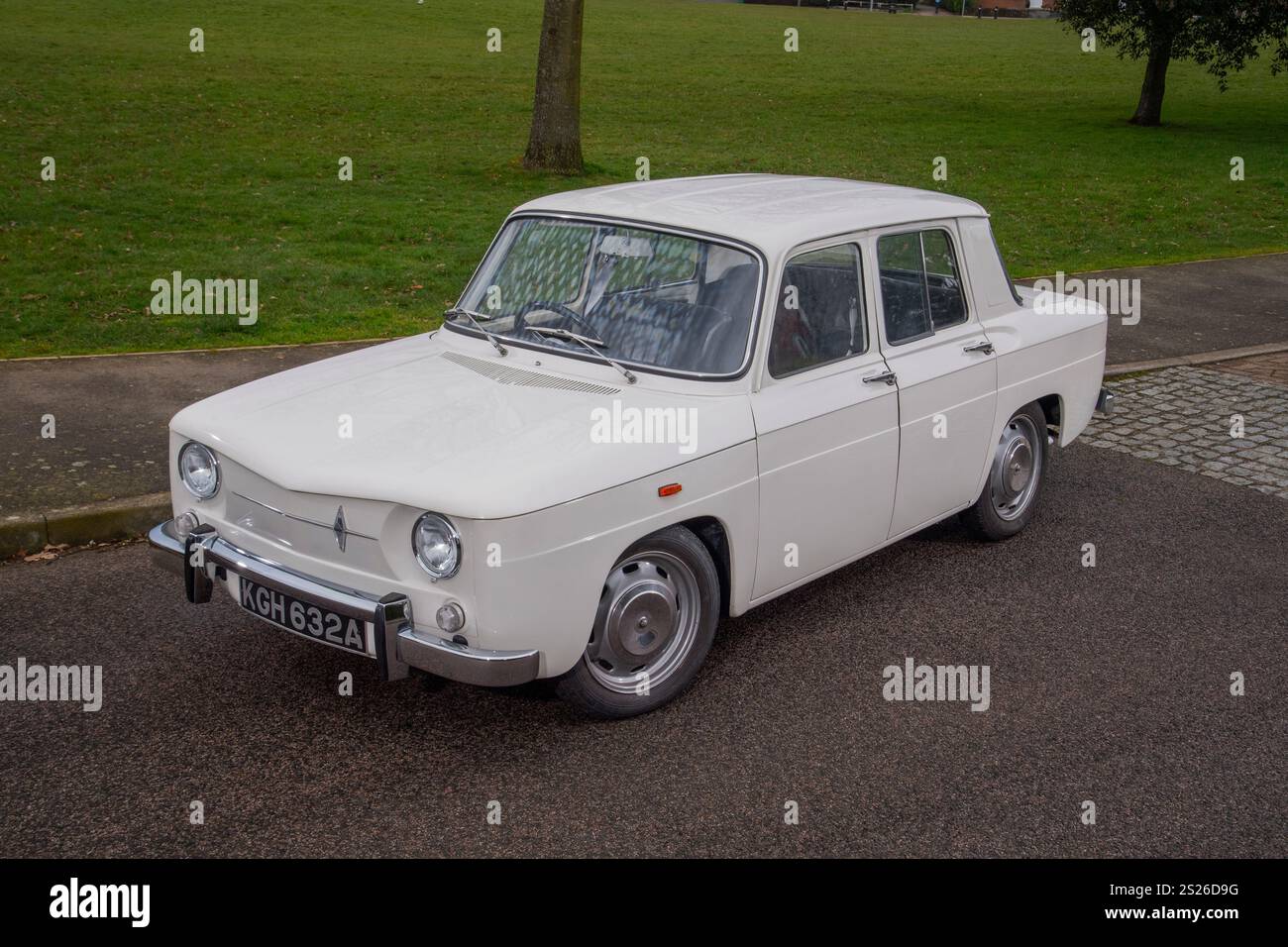 1963 Renault 8 classic French rear engine saloon car Stock Photo - Alamy