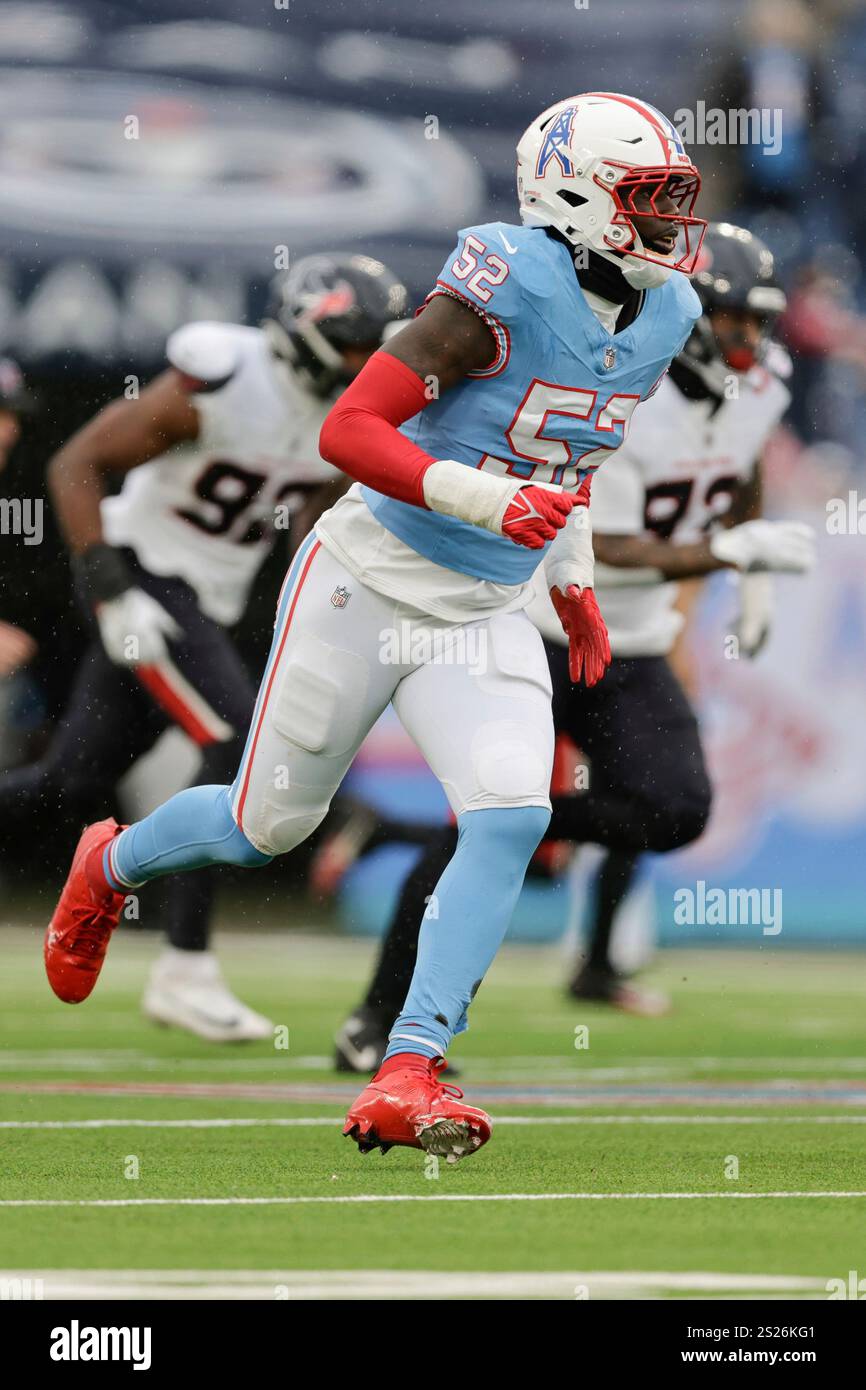 Tennessee Titans linebacker James Williams (52) defends during the ...