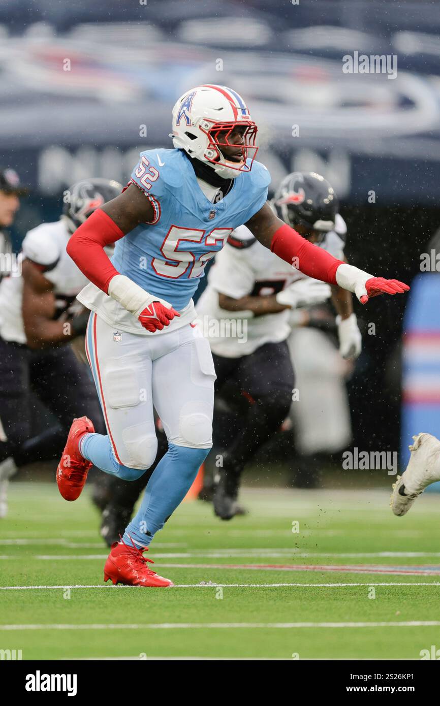 Tennessee Titans linebacker James Williams (52) defends during the ...