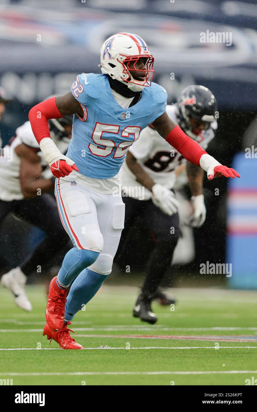 Tennessee Titans linebacker James Williams (52) defends during the ...