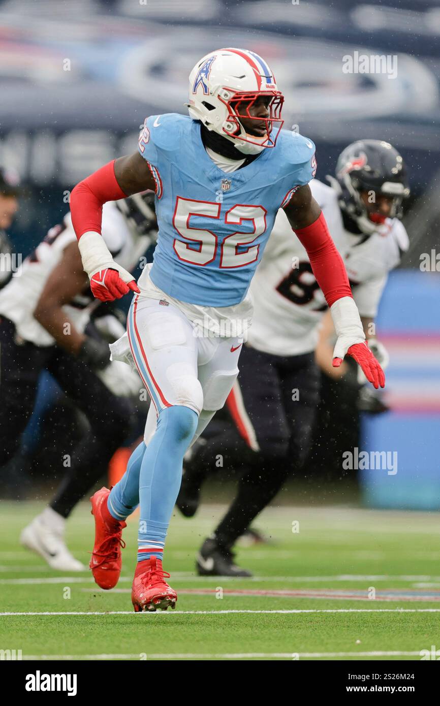 Tennessee Titans linebacker James Williams (52) defends during the ...