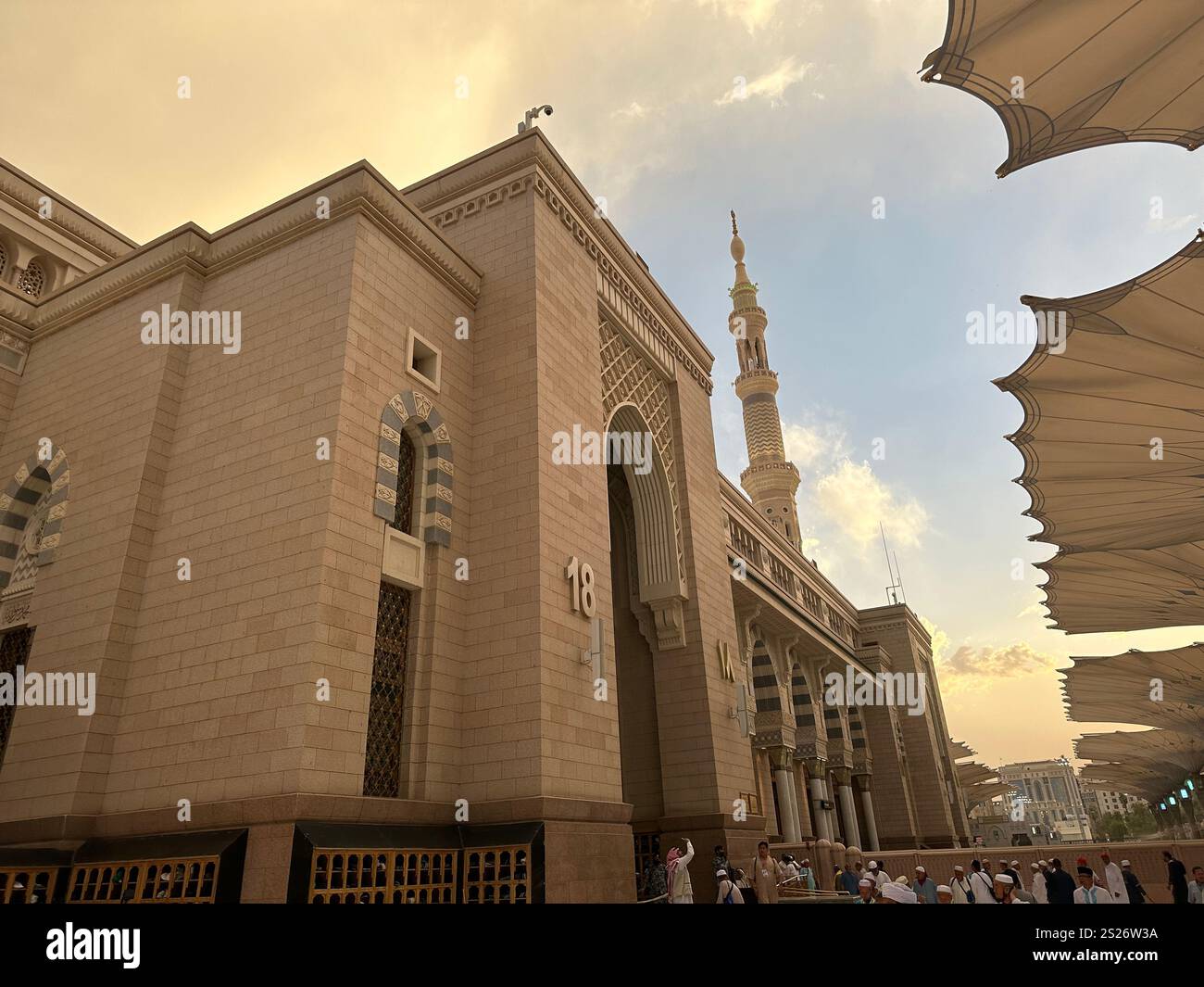 Medina Saudi Arabia - Jan 1 2025: Prophet Mohammed Mosque - Al Masjid ...