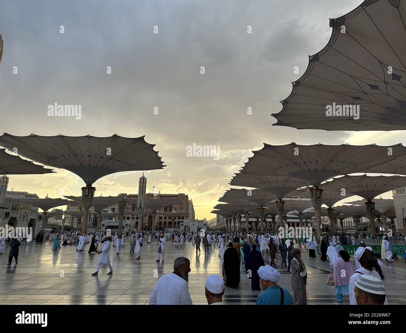 Medina Saudi Arabia - Jan 1 2025: Prophet Mohammed Mosque - Al Masjid ...