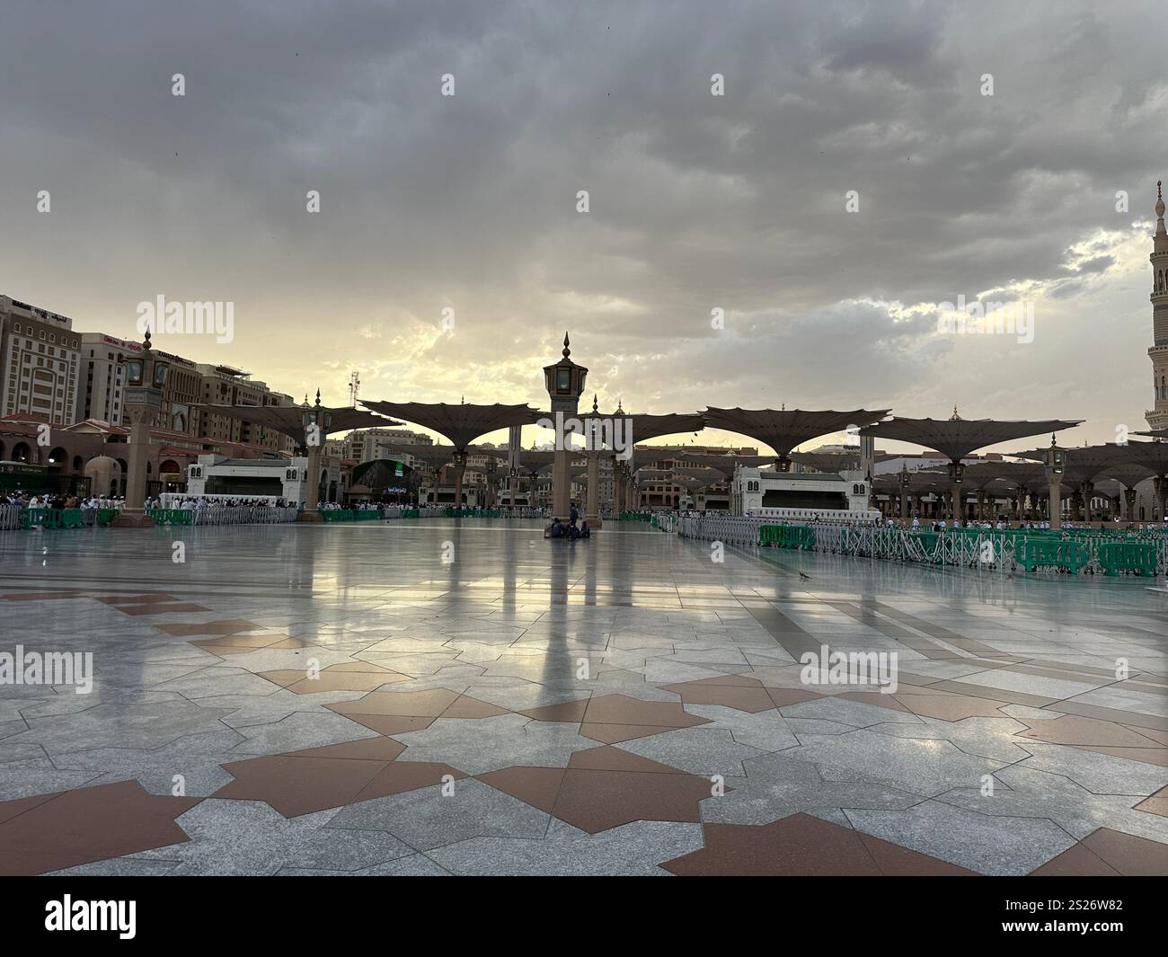 Medina Saudi Arabia - Jan 1 2025: Prophet Mohammed Mosque - Al Masjid ...