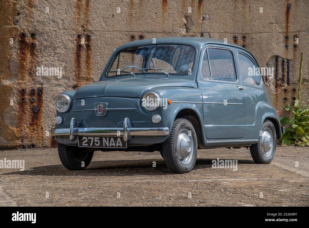 Family with car fiat 600 hi-res stock photography and images - Alamy