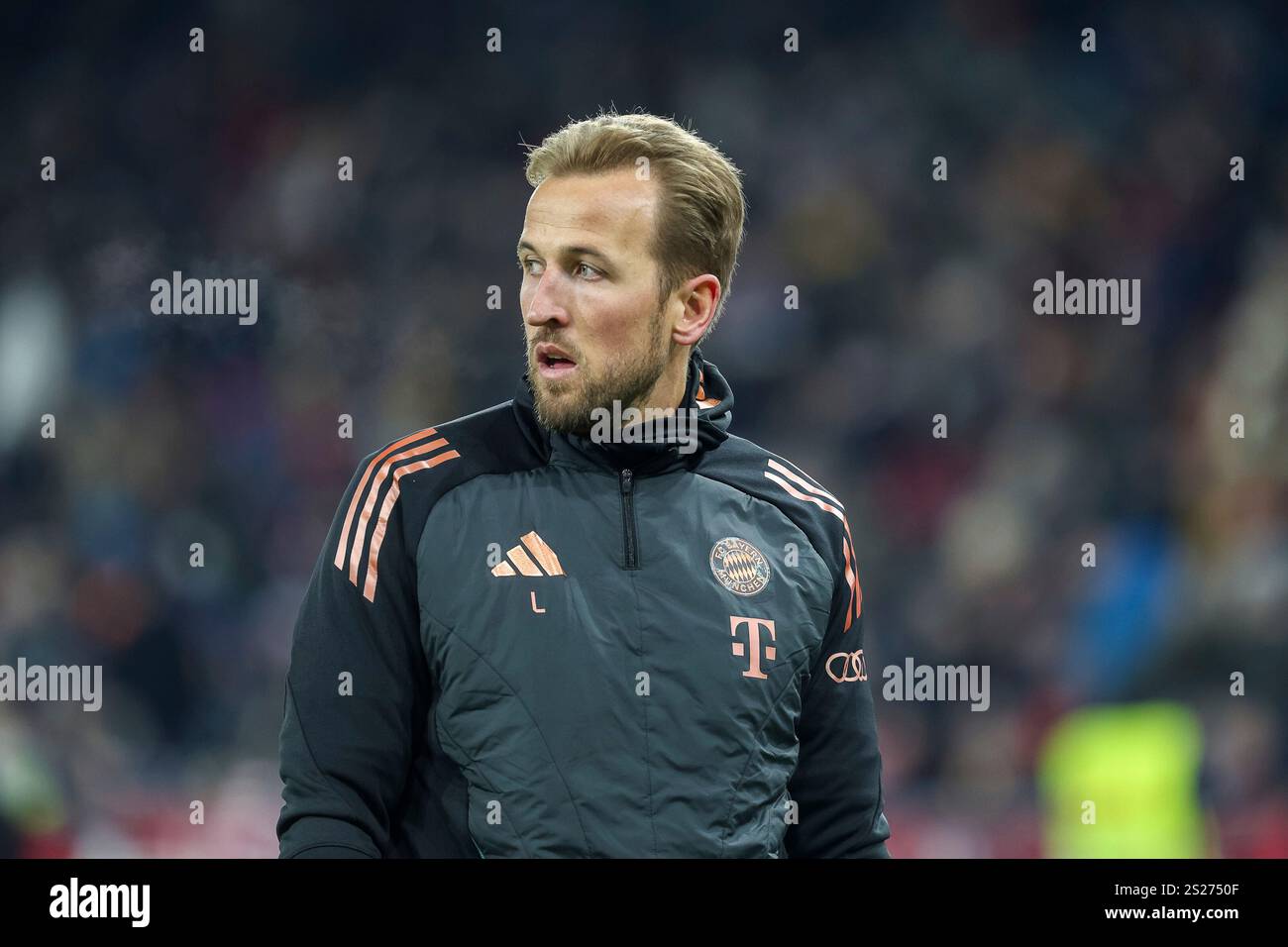 Harry Kane (FC Bayern Muenchen, #09) beim Aufwaermen, AUT, FC Red Bull ...