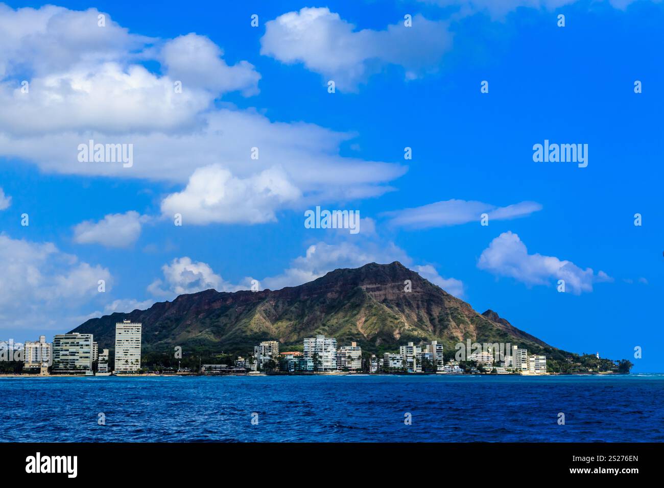 The skyline of the Diamond Head Volcano at Honolulu, Hawaii on the ...