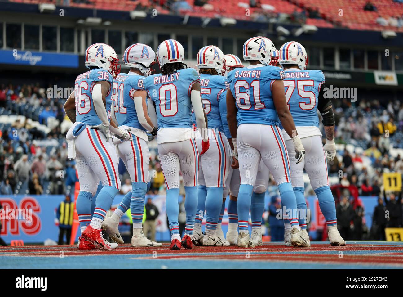 Tennessee Titans' offense huddles up during the second half of an NFL ...