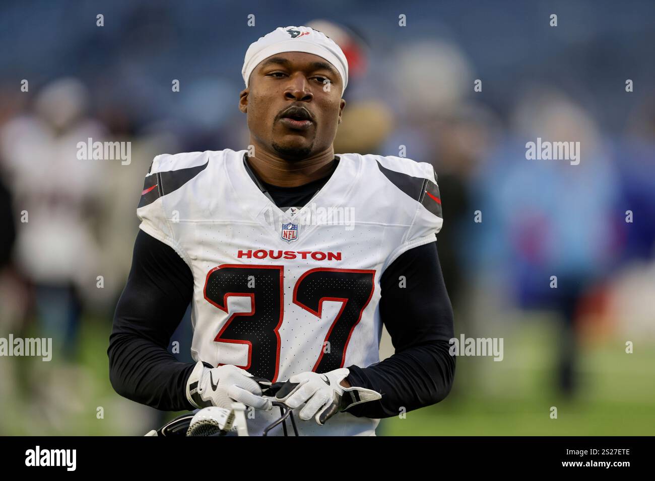 Houston Texans cornerback D'Angelo Ross (37) walks off the field ...