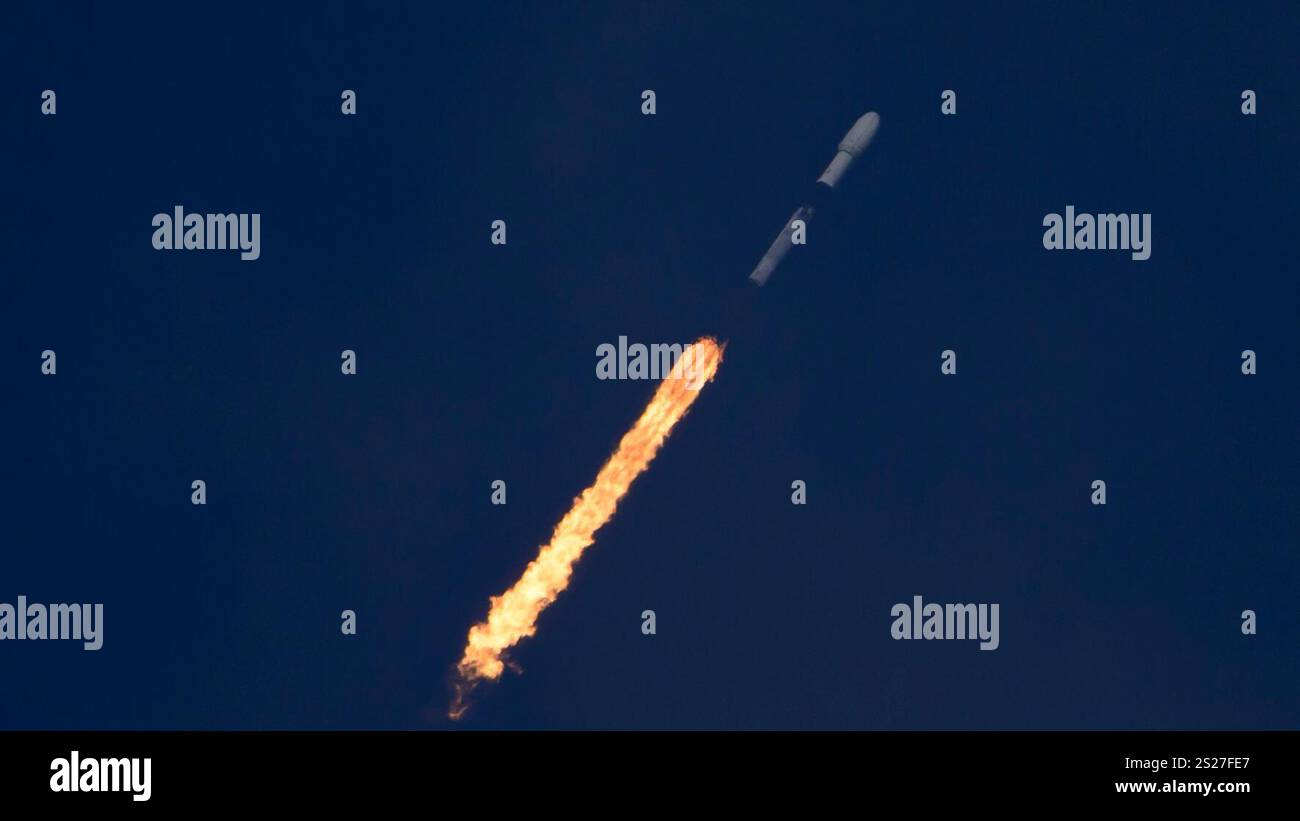 Cape Canaveral, Florida, USA. 6th Jan, 2025. A SpaceX Falcon 9 rocket ...
