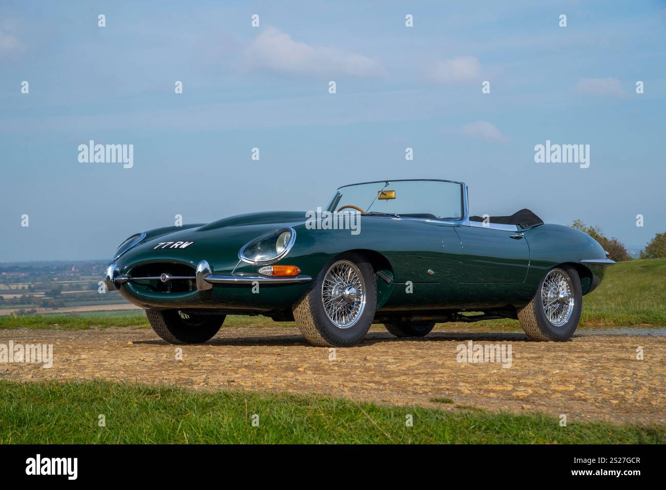 77 RW - once of the first Jaguar E Types from 1961 and famously driven ...