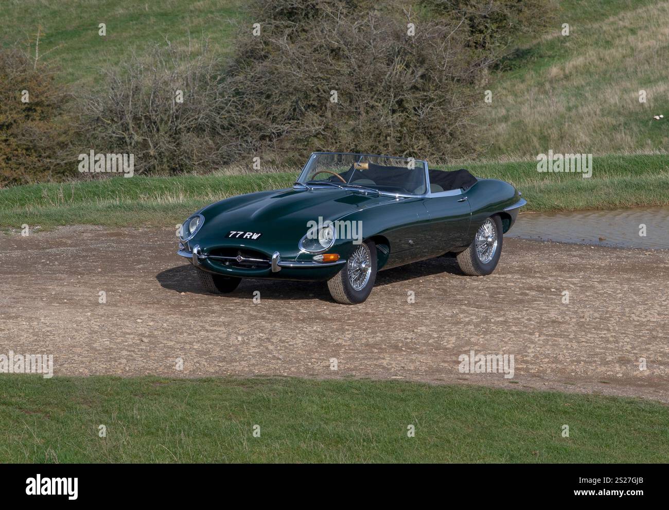 77 RW - once of the first Jaguar E Types from 1961 and famously driven ...