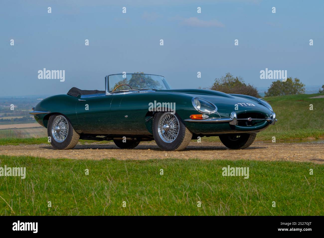 77 RW - once of the first Jaguar E Types from 1961 and famously driven ...