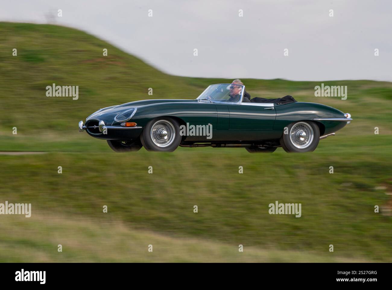 77 RW - once of the first Jaguar E Types from 1961 and famously driven ...