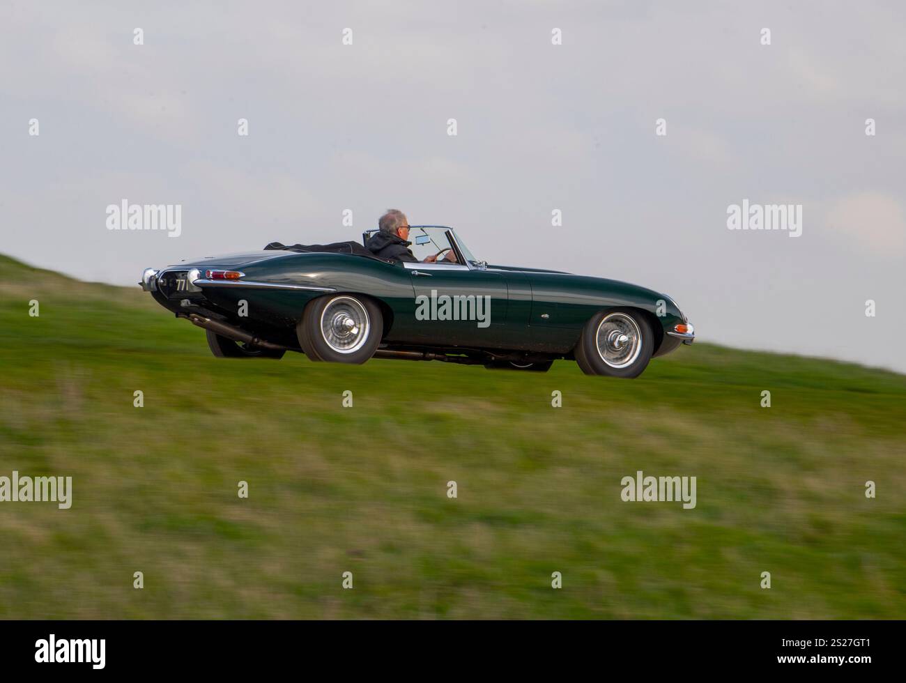 77 RW - once of the first Jaguar E Types from 1961 and famously driven ...