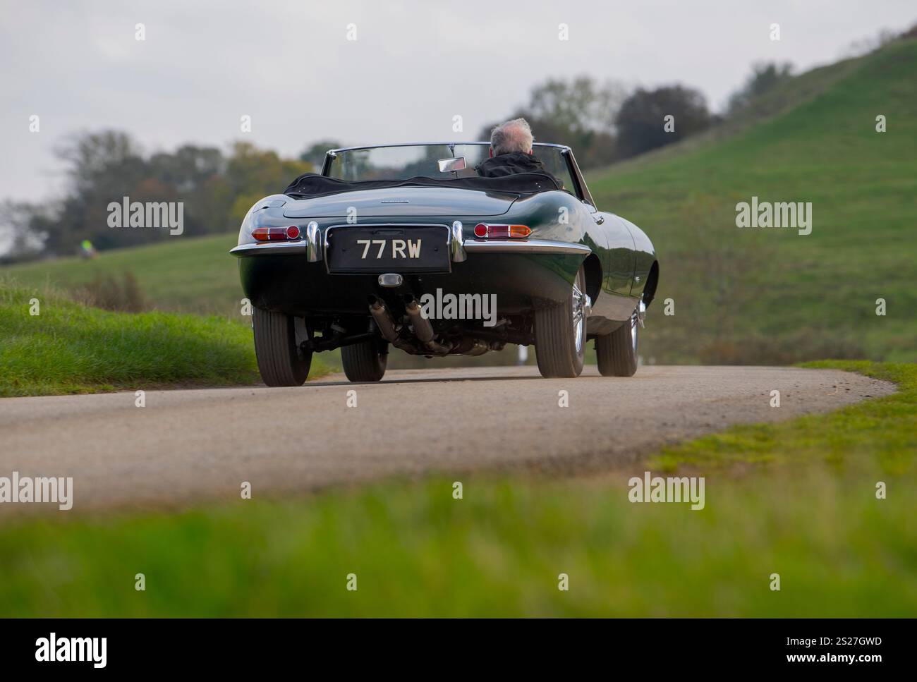 77 RW - once of the first Jaguar E Types from 1961 and famously driven ...