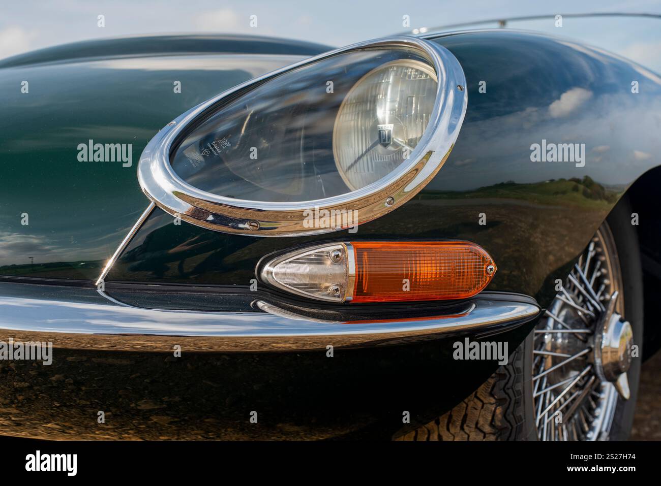 77 RW - once of the first Jaguar E Types from 1961 and famously driven ...